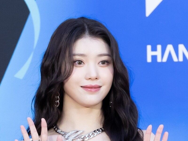 KEP1ER__Shen-Xiao-Ting - チャールズニュースとユーモア